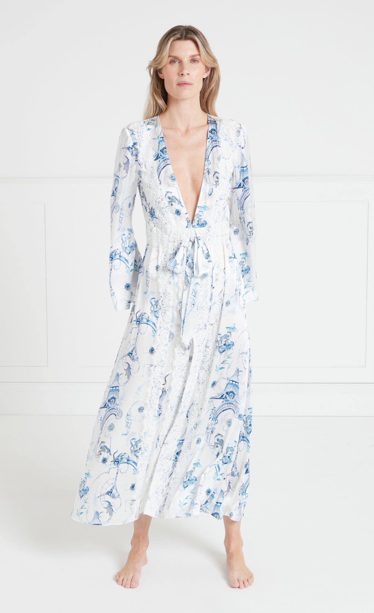 Aphrodite Robe - White/Blue Euphoria | Sleepwear | Temperley London ...